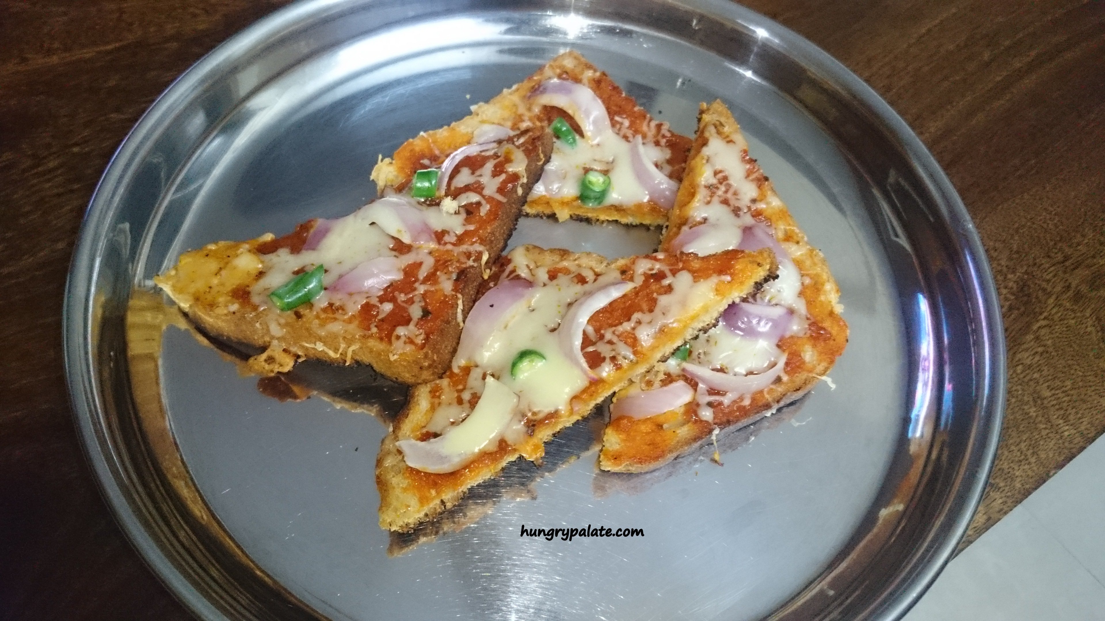 Bread Pizza-How to make Bread Pizza » Hungry Palate